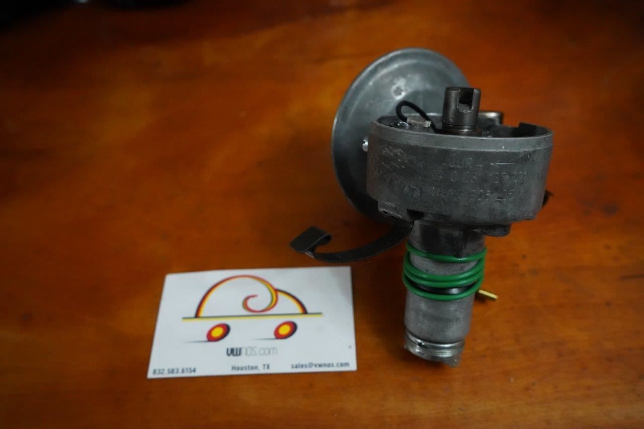 VW NOS. 113 905 205 M Restored German Bosch Distributor SVA