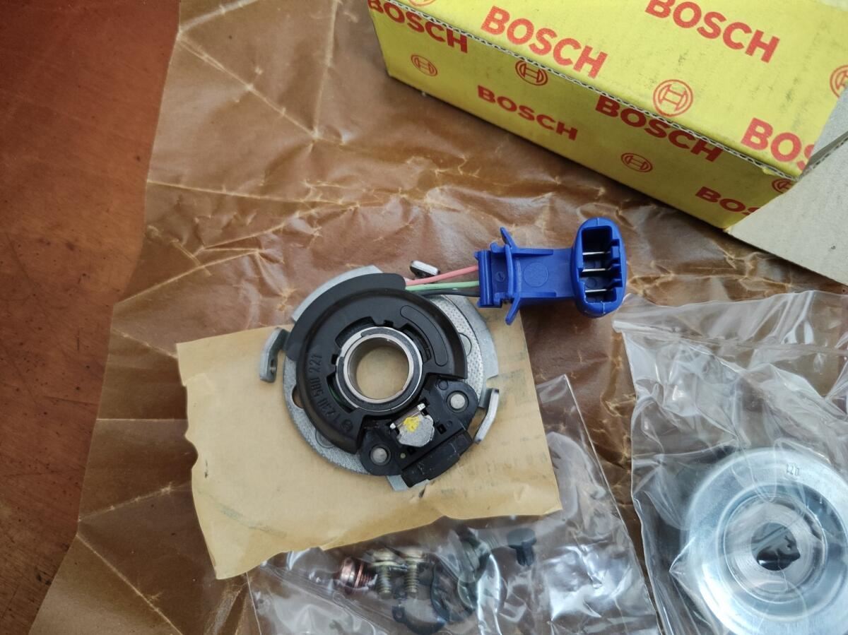 VW NOS. hall-sensor-blue-oval-plug Hall Sensor (Blue Oval plug)