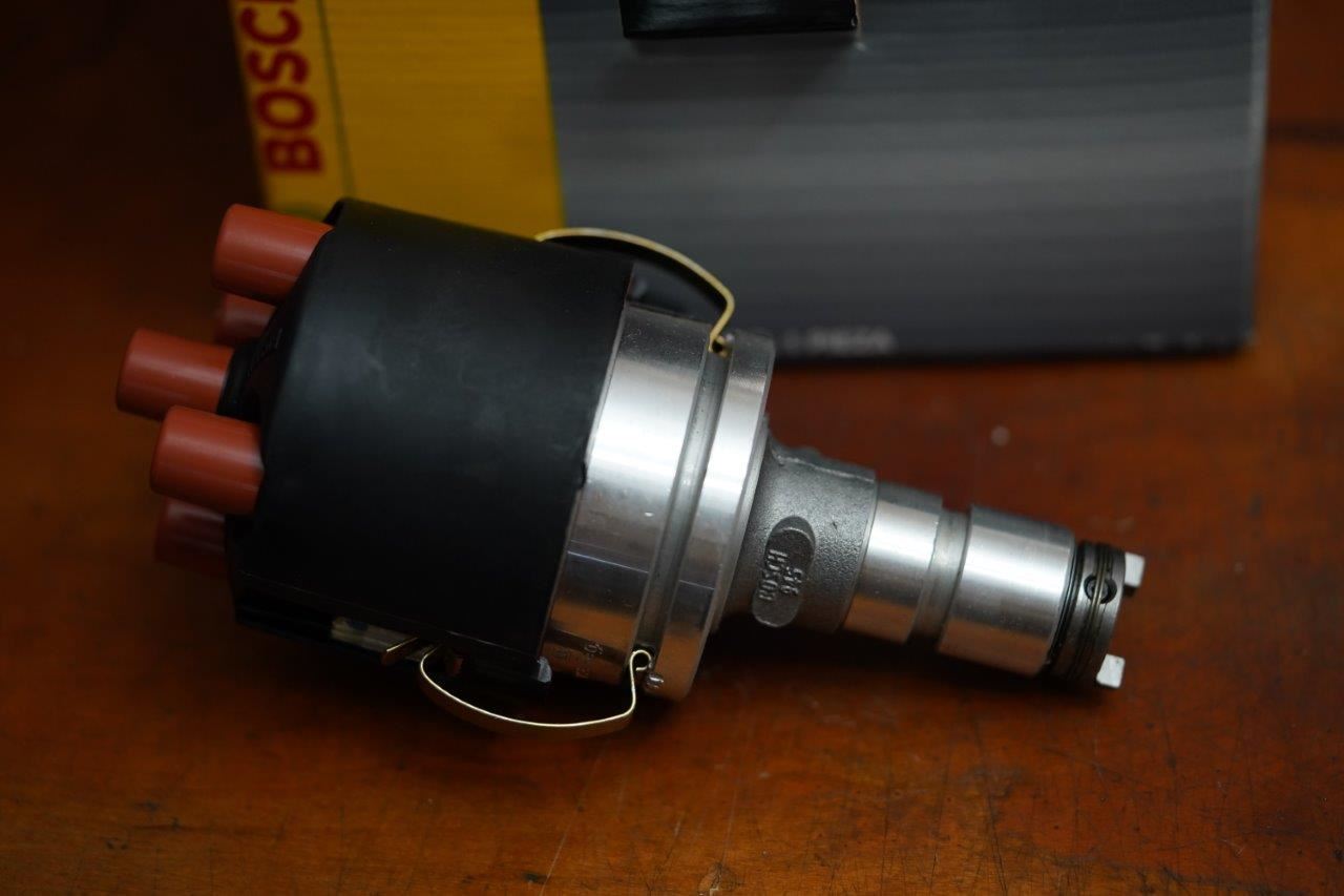 VW NOS. 9 237 040 023 Distributor