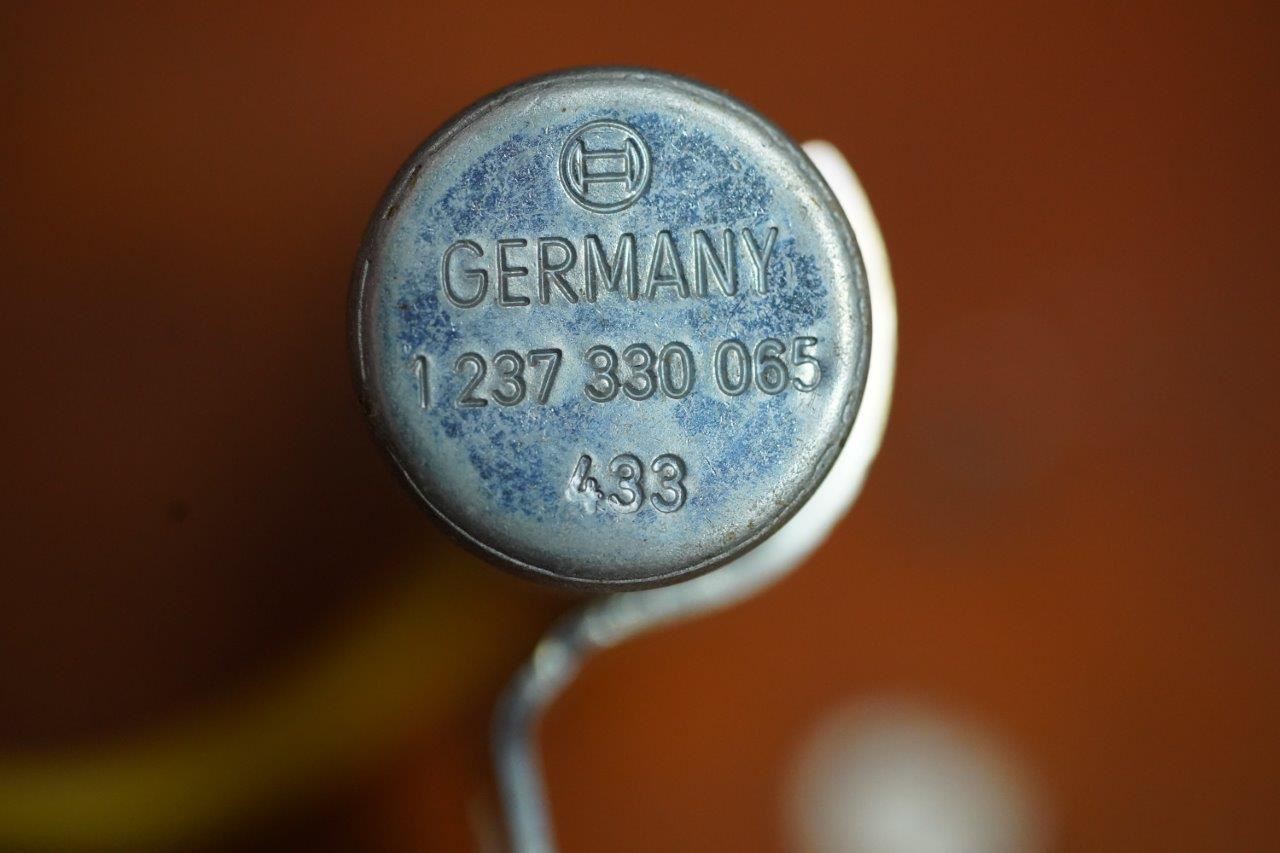 VW NOS. 211 905 295 Distributor Condenser