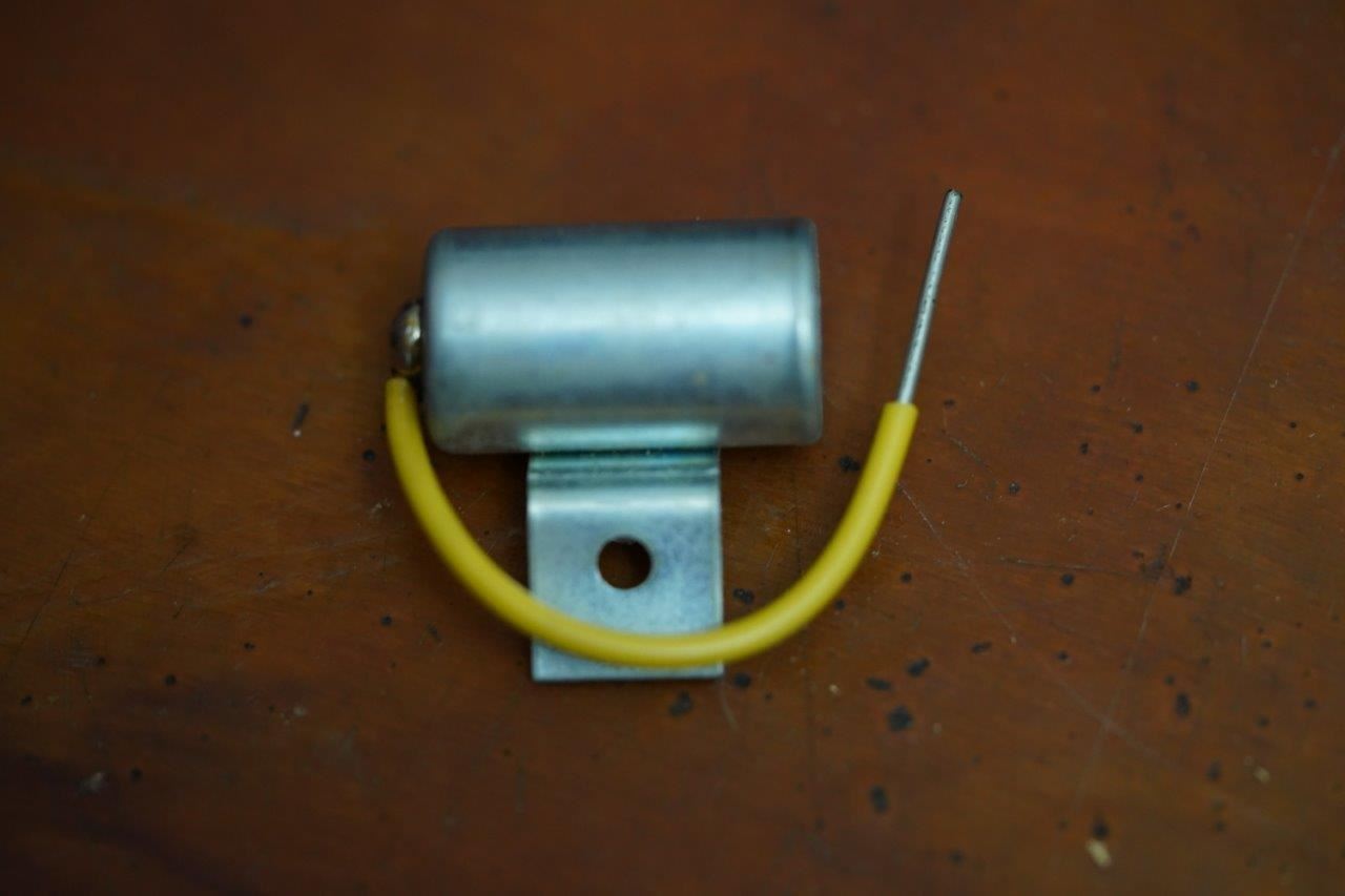 VW NOS. 211 905 295 Distributor Condenser